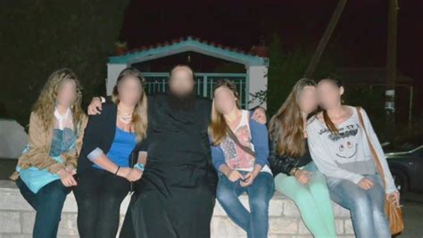 Ελλάδα Αρχιμανδρίτης κατηγορείται για ασέλγεια σε 12χρονο Στο