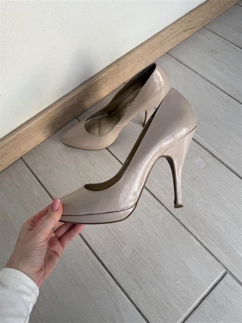 Туфли лодочки на заколках бежевые туфли лодочки с острым носком — цена 225 грн в каталоге Туфли