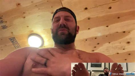 Alpha Daddy Feeds Worthless Faggot His Spit For Lunch