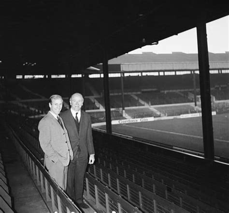 Pl 대신 전해드립니다 맨체스터 유나이티드의 두 전설 1967년 올드 트래포드 전성기를 달리고