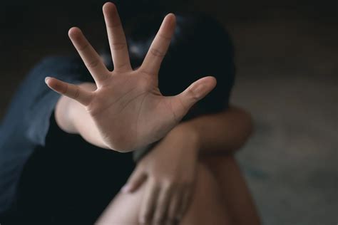 Директор престижной тель авивской школы имел сексуальную связь с 17 летним школьником