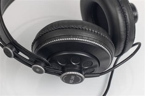 Axelvox HD 241 – профессиональные наушники полуоткрытого типа