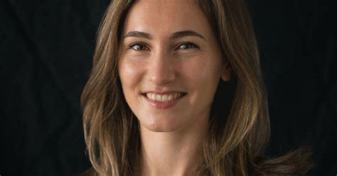 Pisateljica Katarina Gomboc Čeh Da Se Z Nekom Zbližaš Moraš Biti Ranljiv Družina Vsak Dan