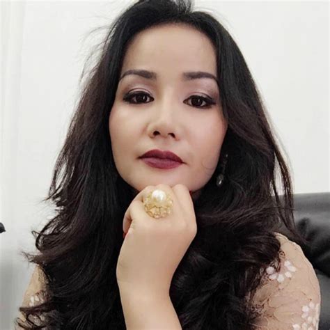 ទ្រាំ លែង បាន ស៊ិន ឧត្តមផល្លា ចេញ មុខ ឈឺ ឆ្អាល លើការ ស្លៀកពាក់ របស់ តារា ខ្មែរ និង អ្នក រិះគន់