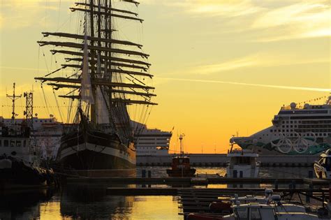 Фото Современные парусники Яхты парусники