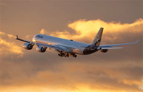 Which Lufthansa Aircraft Have First Class Cabins