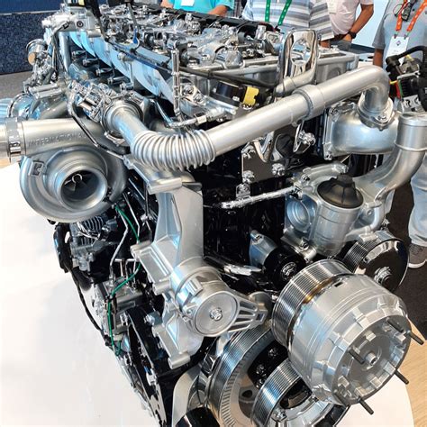 S13 Integrated Powertrain Unveiled Navistars Last Diesel