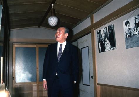 【写真】全焼の田中角栄邸、元秘書が語るその豪華さ 庭にはゴルフの打ちっぱなし、事務所には100人収容のホール｜newsポストセブン Part 2