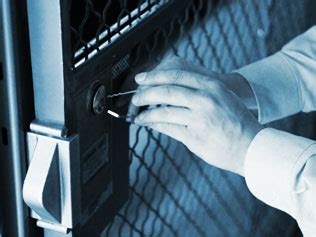 Lockpicking Manipulation The CORE Group