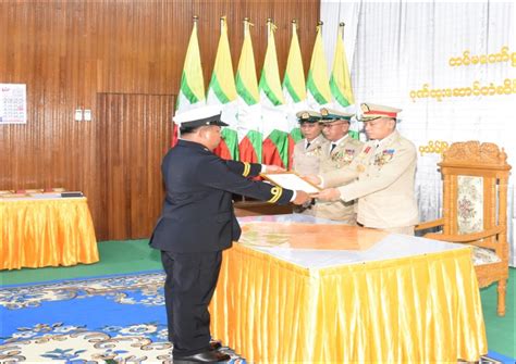 တပ်မတော်စွမ်းရည်သတ္တိဆိုင်ရာ ဂုဏ်ထူးဆောင်ဘွဲ့တံဆိပ်နှင့် လက်မှတ်များ ပေးအပ် ချီးမြှင့်ခြင်း အခမ