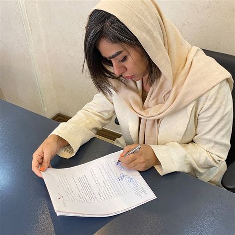 درباره‌ی من مینا اسدزاده مشاور مالی