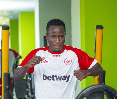 Mrithi Wa Tshabalala Awasili Kambini Simba Sc Misri Bin Zubeiry