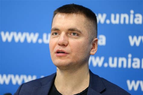 Резнікову після скандалу замінили заступників Що відомо про генерала посла і волонтера