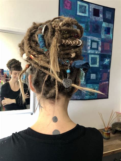 Pin By Stephanie Genise On Haare Dread Hairstyles Dreadlocks Girl