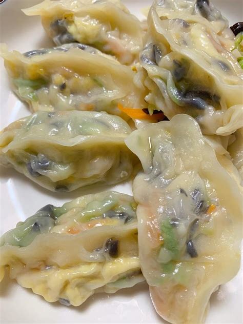 【蔬菜蒸饺的做法步骤图，蔬菜蒸饺怎么做好吃】贵族小甜心下厨房