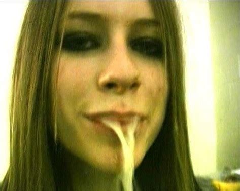 Avril Lavigne Nude Porn Pics XPicsly