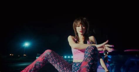 รวมรูปภาพของ ประวัติ หลิน มชณต เปิดวาร์ป อีกี้นี้มันเป็นสก้อย จากเอ็มวี ธาตุทองซาวด์ รูปที่ 72