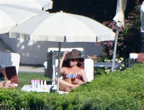 Jennifer Aniston Sexy And Topless 61 Photos Thefappening