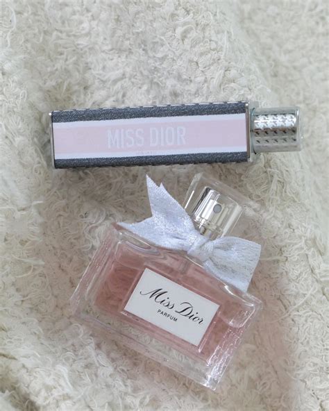 오제 유료광고 Diorbeauty 꽃향기와 사랑이 가득담긴 봄이에요 한번 사용해보면 더는 일상에 없으면 안되는 매력적인 미스 디올을 소개해드려요 🤍 ‘디올 하우스