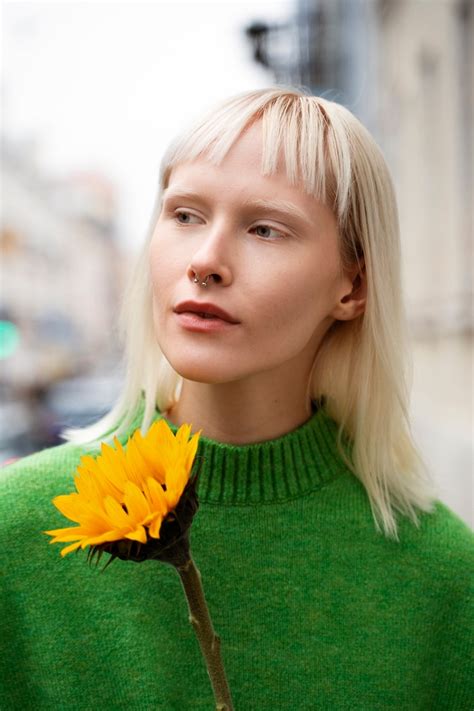 Фотографии на тему Аватарка Девушка — скачивайте бесплатные