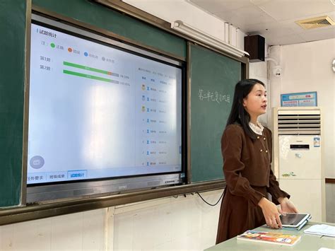 智慧教育在广州③ 平板弹钢琴、编曲、识花草,小学生这样 玩转”智慧课堂 智慧教育在广州③ 平板弹钢琴、编曲、识花草,小学生这样 玩转”智慧课堂