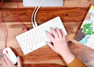 New Official Raspberry Pi 400 Desktop PC System Launches From 70 Geeky Gadgets