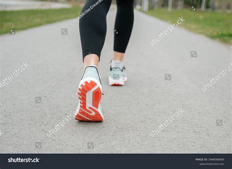 Running feet speed Más de 42 638 fotos de stock con licencia libres de regalías Shutterstock