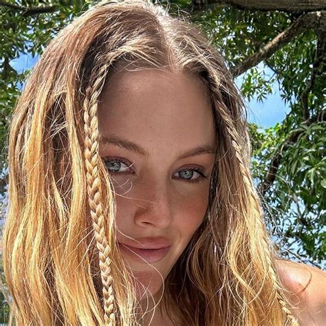 Sienna Longs Instagram Twitter And Facebook On Idcrawl