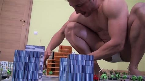 Giant Stomps City ThisVid Com