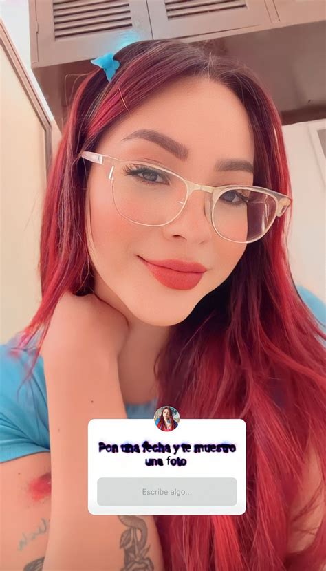 Karen Bustillos 💙 Fotos Mujeres Bonitas Fotos Chistosas De Personas Fotomontajes Para Fotos