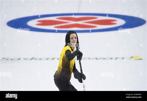 Team Manitoba Skip Kerri Einarson Est Vu Pendant 1 Contre 2 Pages De Jeu Contre Team Wild Card