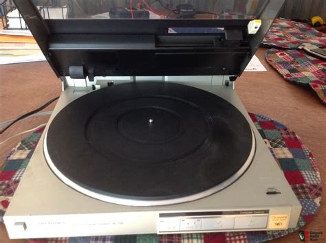 Technics Linear Tracking Direct Drive Turntable Model SL Q Photo