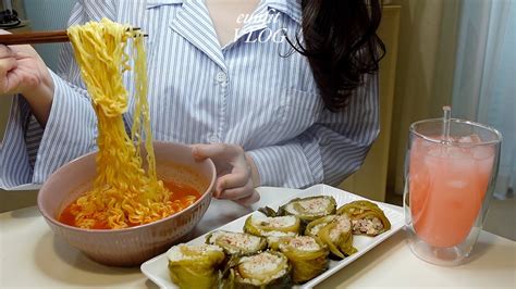 Sub Vlog 묵은지 참치마요김밥 말아먹고 3일 연속 면요리 먹는 탄수중독 자취 일상 브이로그 에그마요 오픈샌드위치 스팸주먹밥 초간단 비빔국수 콩나물 국밥