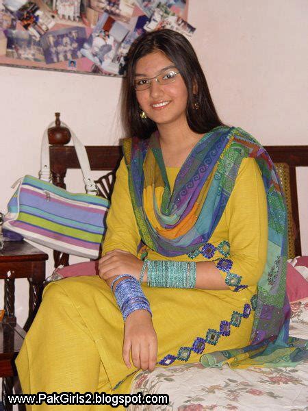 All Girls Beuty Wallpapers Sexy Karachi Girls 2013