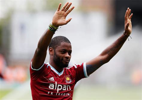 Linter Milan Et Liverpool Intéressés Par Alexandre Song Lebledparle